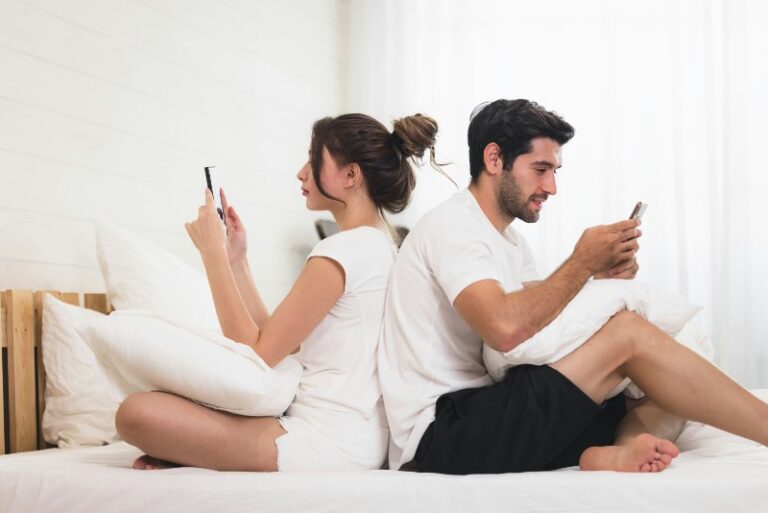 18 Signs He Likes You but Is Hiding It: Identifying Hidden Interest in ...